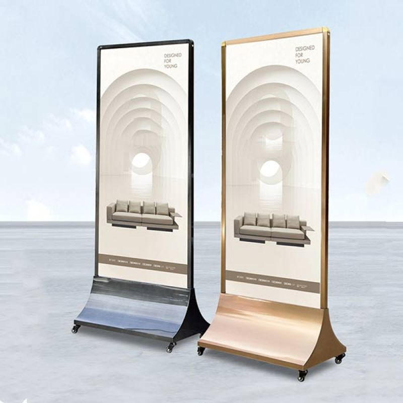 Bảng standee ngoài trời có bánh xe - bảng standee quảng cáo đi động